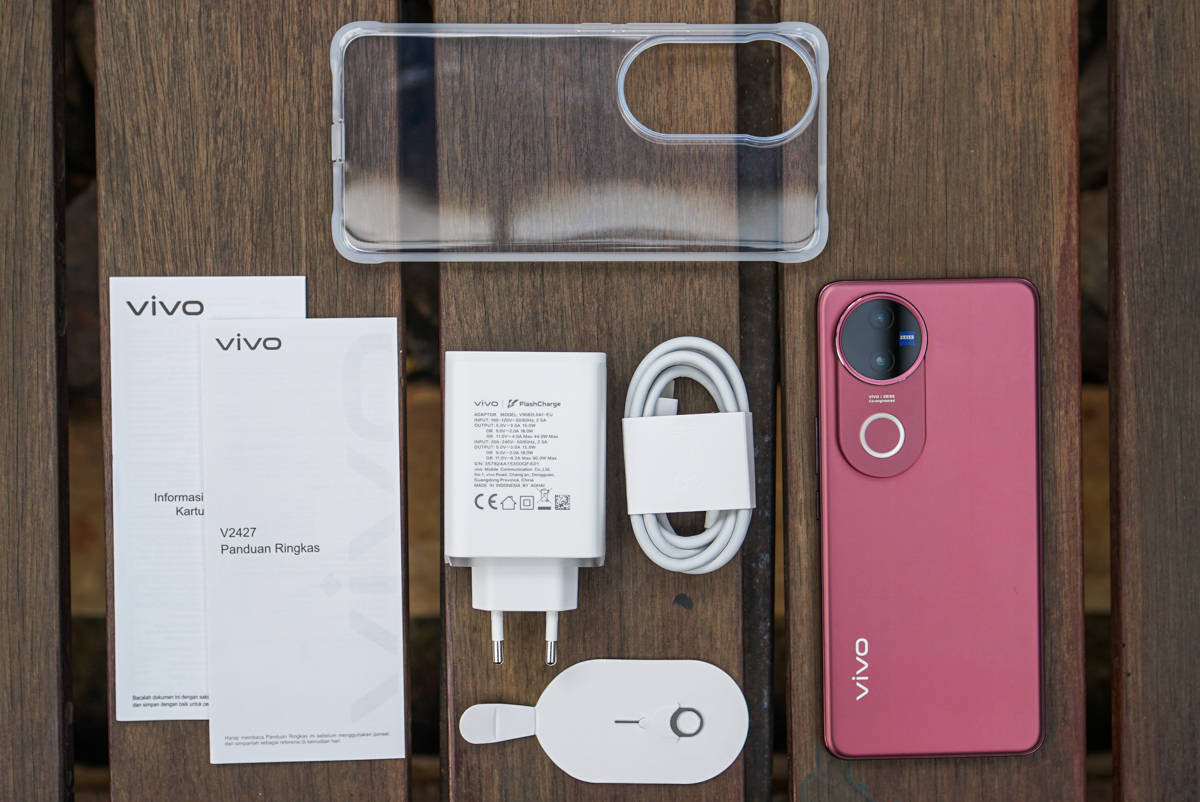 Unboxing dan Hands-on Vivo V50, Merah Menawan dengan Warna Harmony Red ...