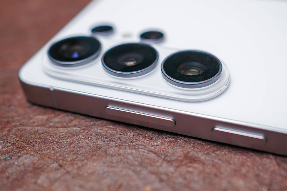 Samsung Dikabarkan Bikin Galaxy S27 Pro, Apa Bedanya dari Versi Ultra ...