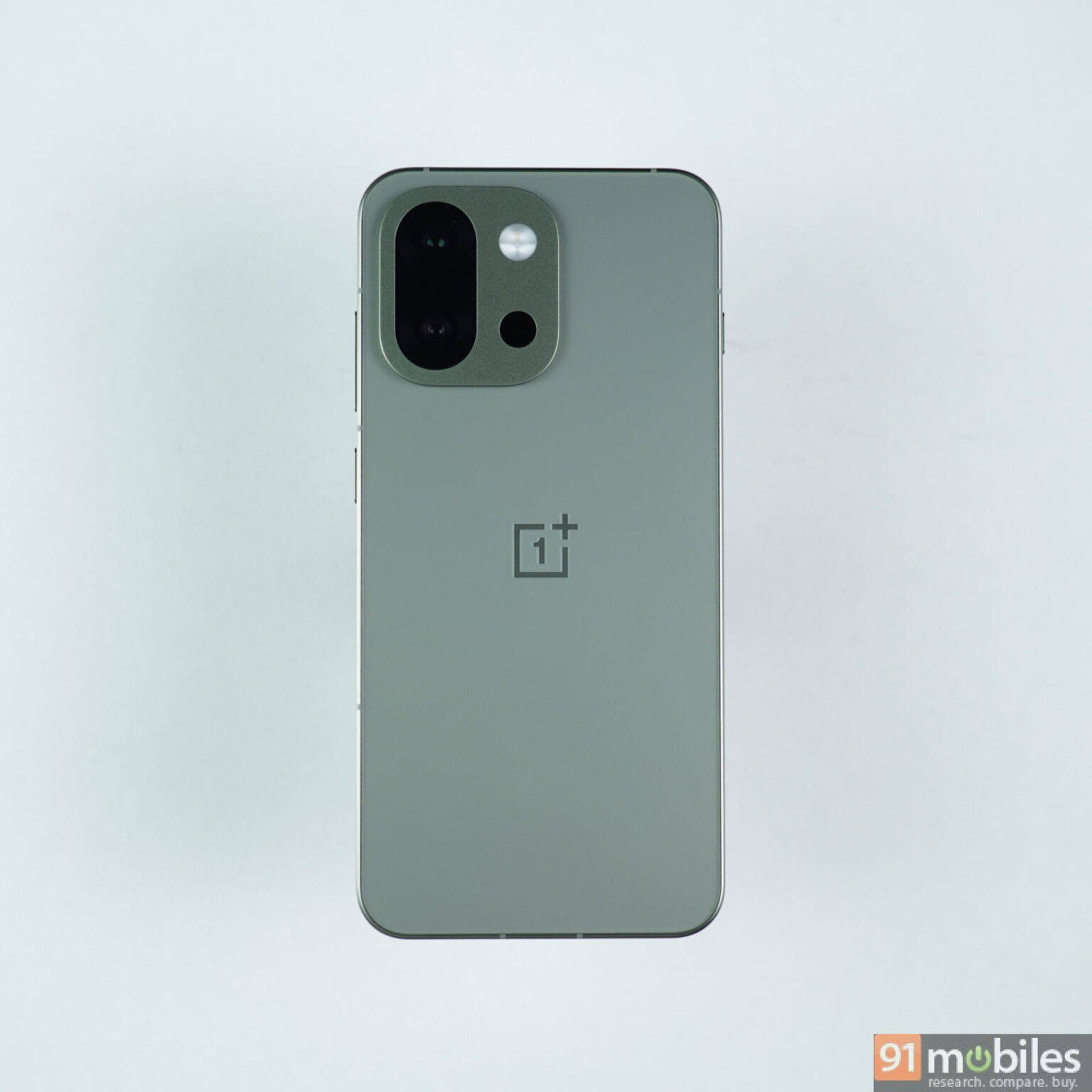 OnePlus 13s gets Rs 4,000 price cut in India, now starts at Rs 50,999 ...