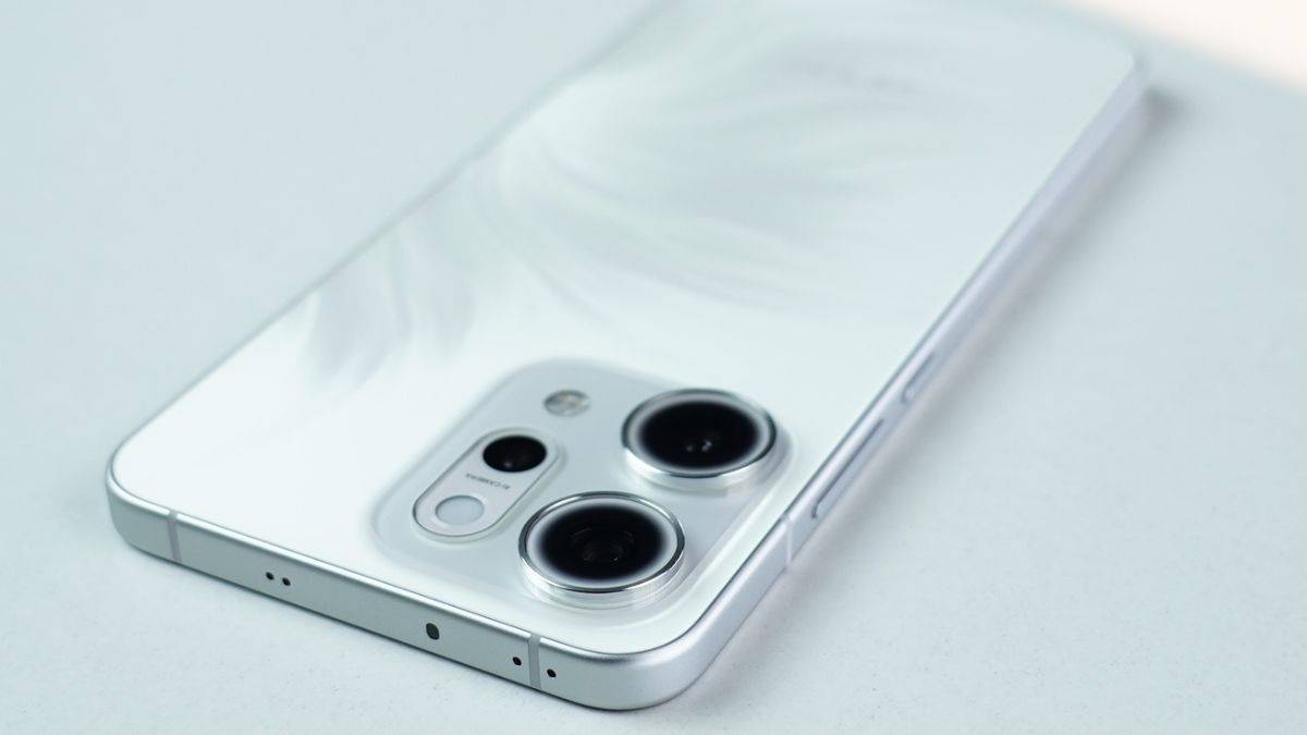 OPPO Reno 15 Mini could launch as the brand's first compact phone
