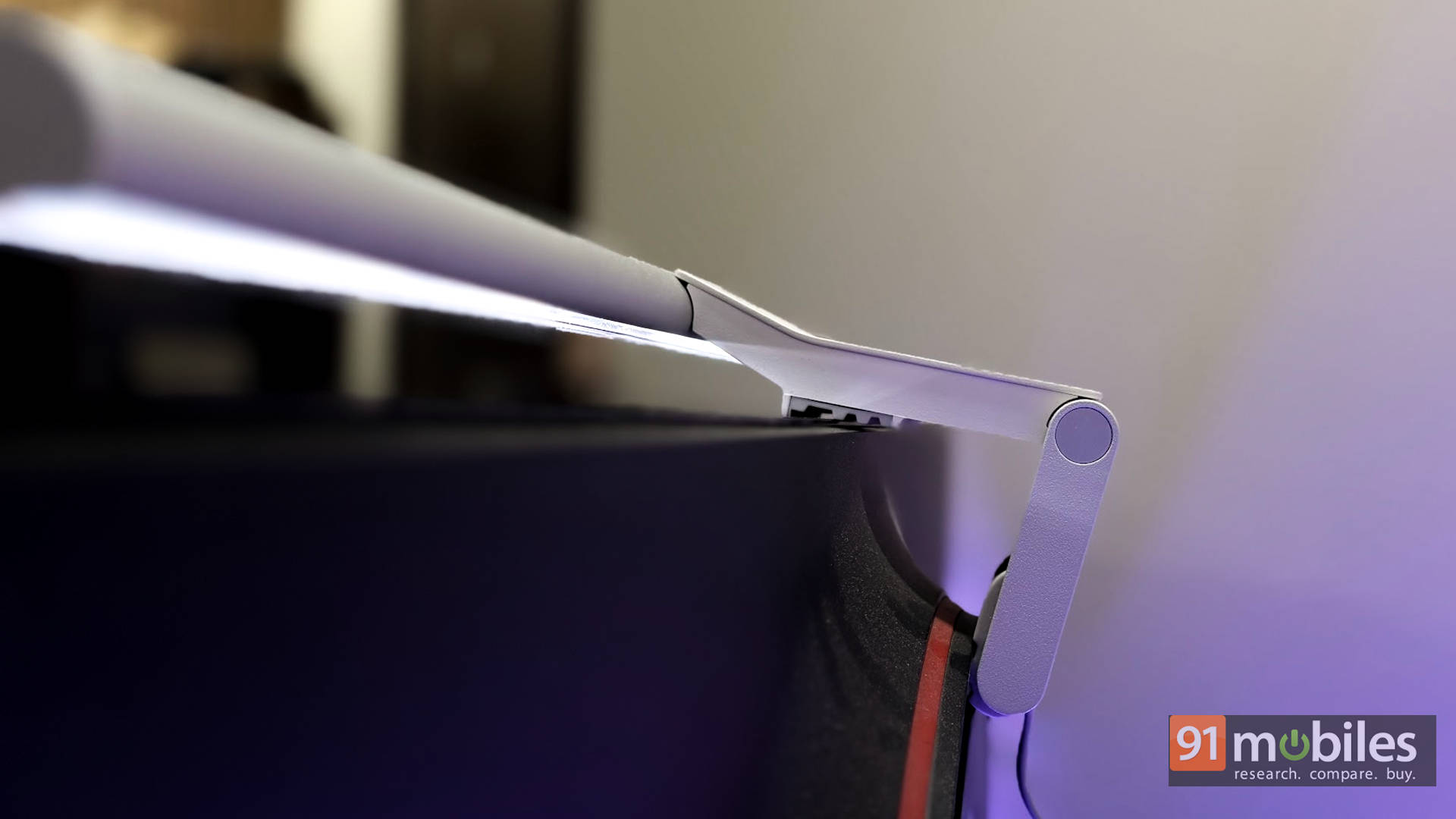 BenQ ScreenBar Pro Review: ₹14K for a Desk Light… Worth It?